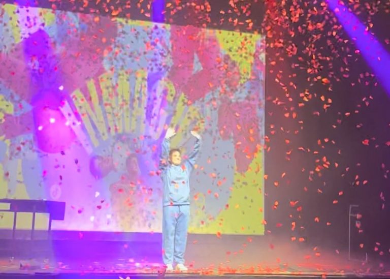 InMagic, la famosa maga viral llega al escenario del Reina Victoria en ...